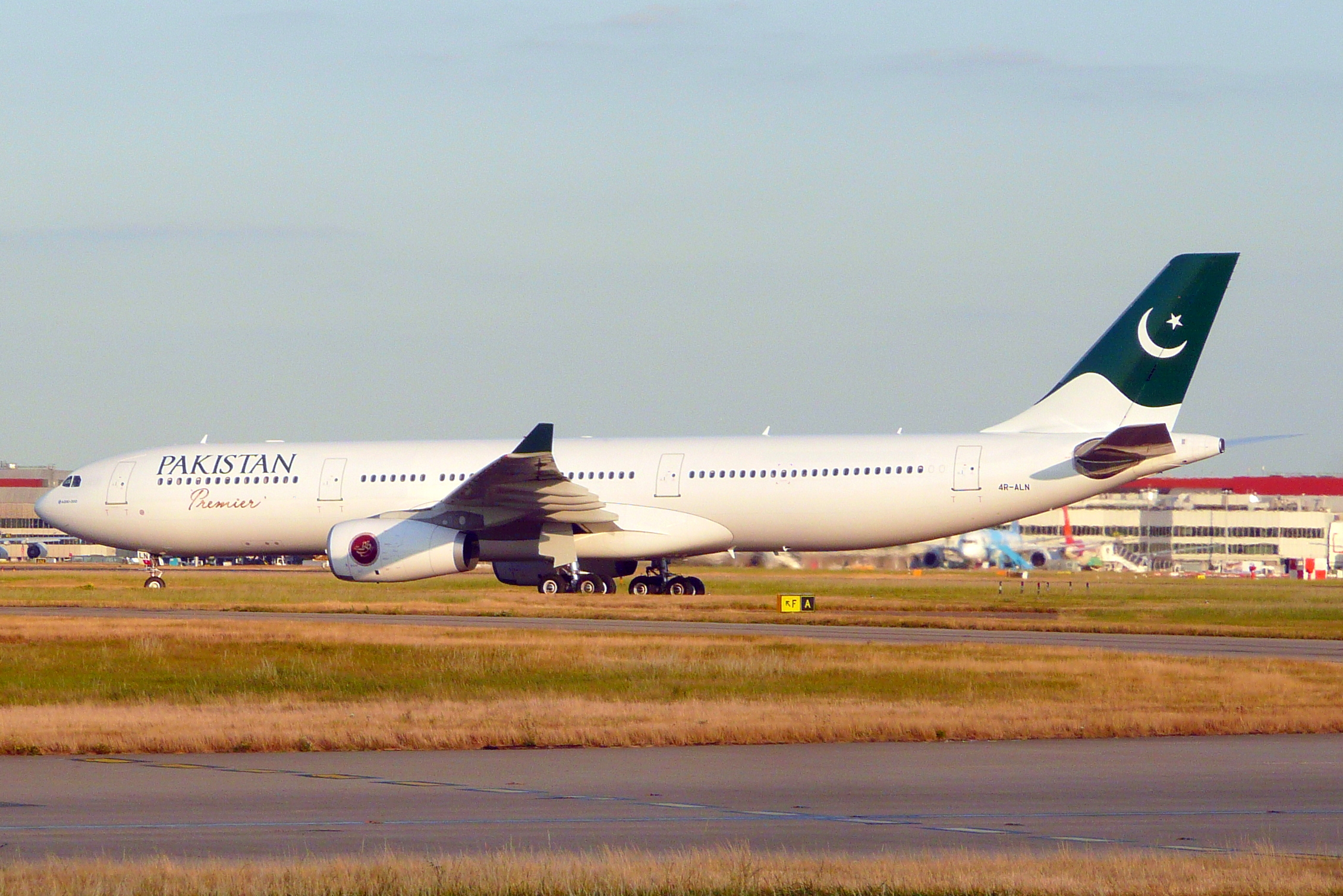 PIA looking to add new aircrafts but what are the options? - Pakistan ...